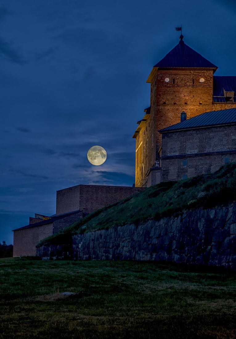 Hämeenlinna full moon, Finland