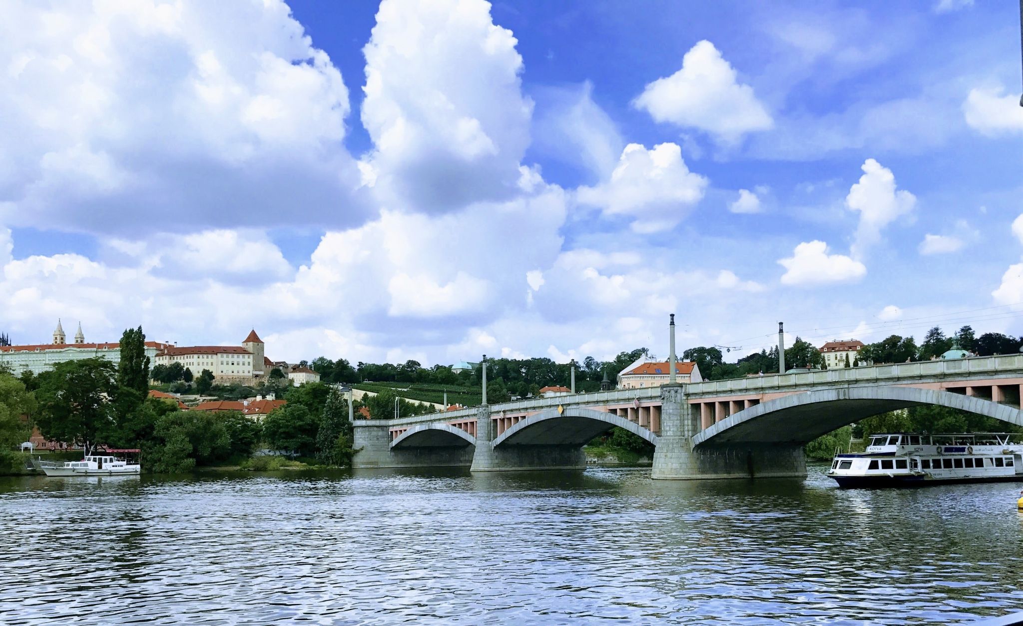 Top Photo Spots at Mánesův Bridge in 2024