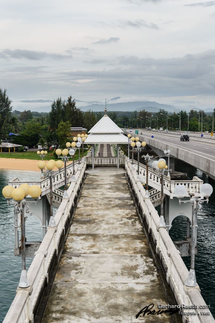Sarasin Bridge, Thailand