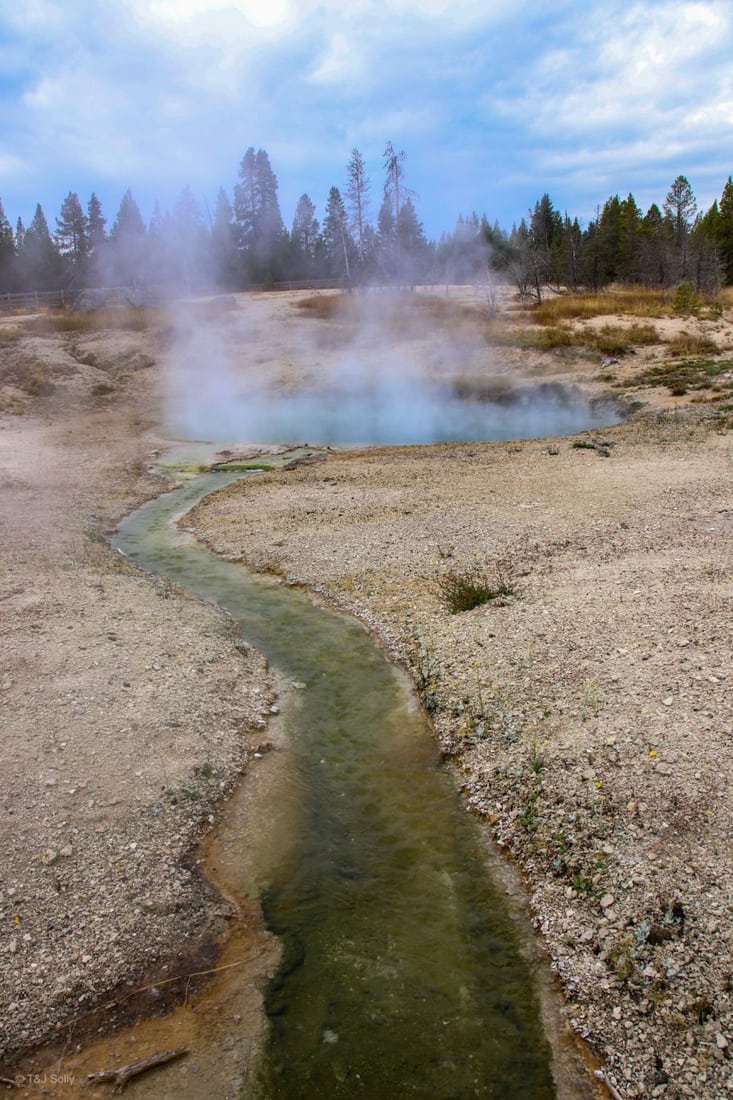 Sapphire Pool, Yellowstone National Park, USA
