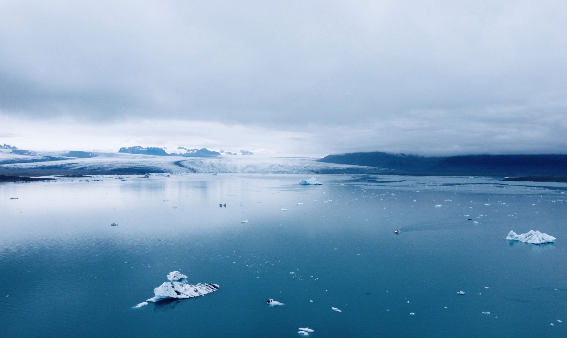 Glacial Lagoon at Jökulsárlón, Iceland