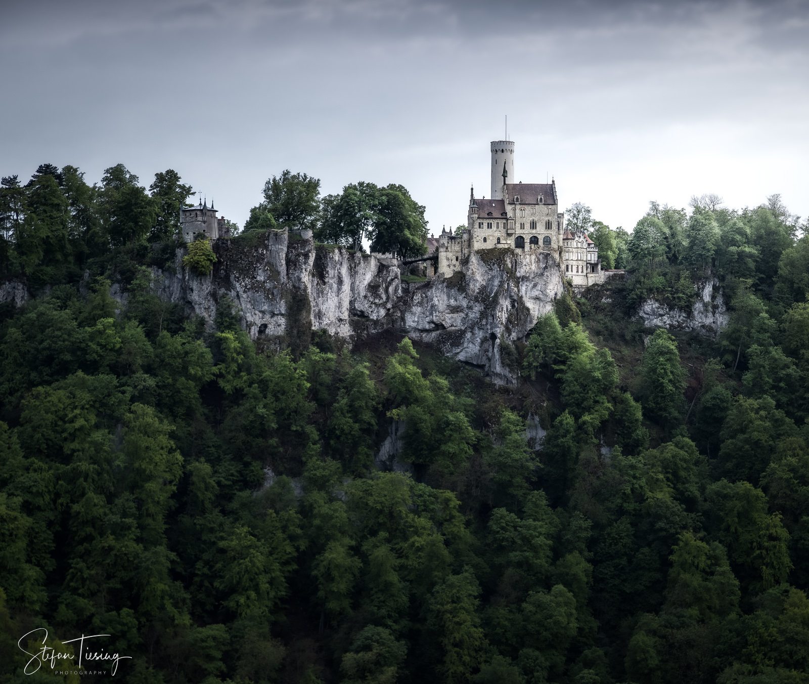 Top Photo Spots at Lichtenstein Castle in 2024