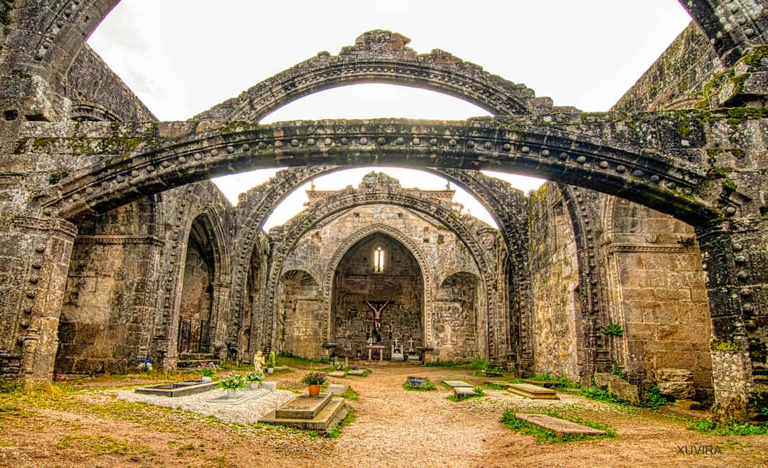 Ruinas iglesia Santa Mariña de Dozo, Cambados, Spain