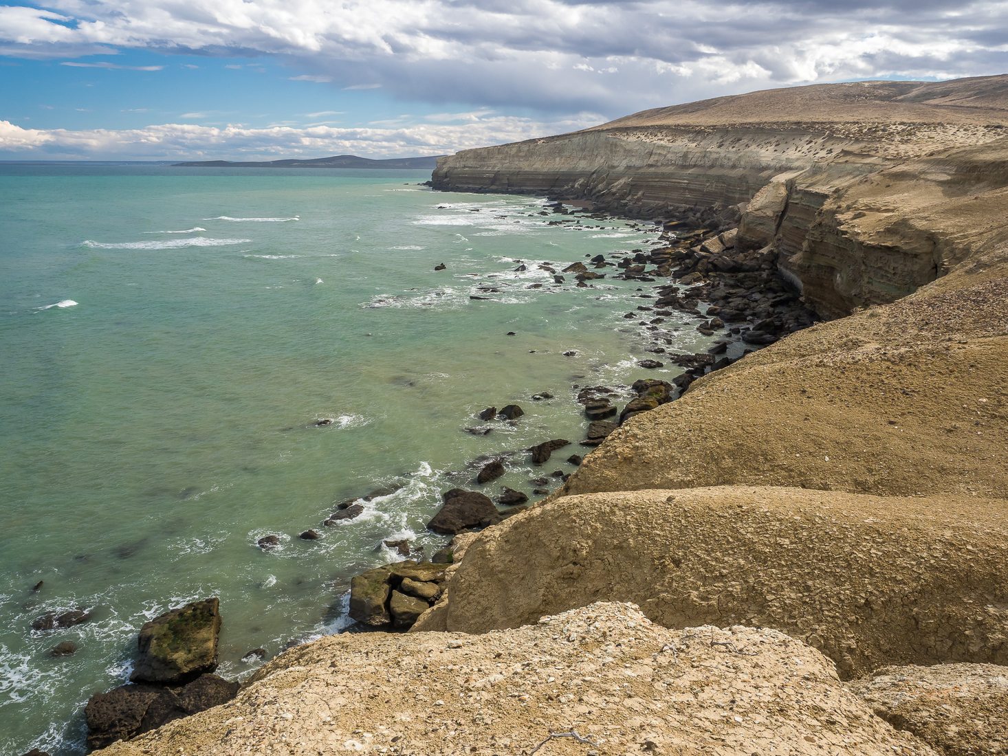 Cliffs southeast of the Cabo Curioso Lighthouse, Argentina