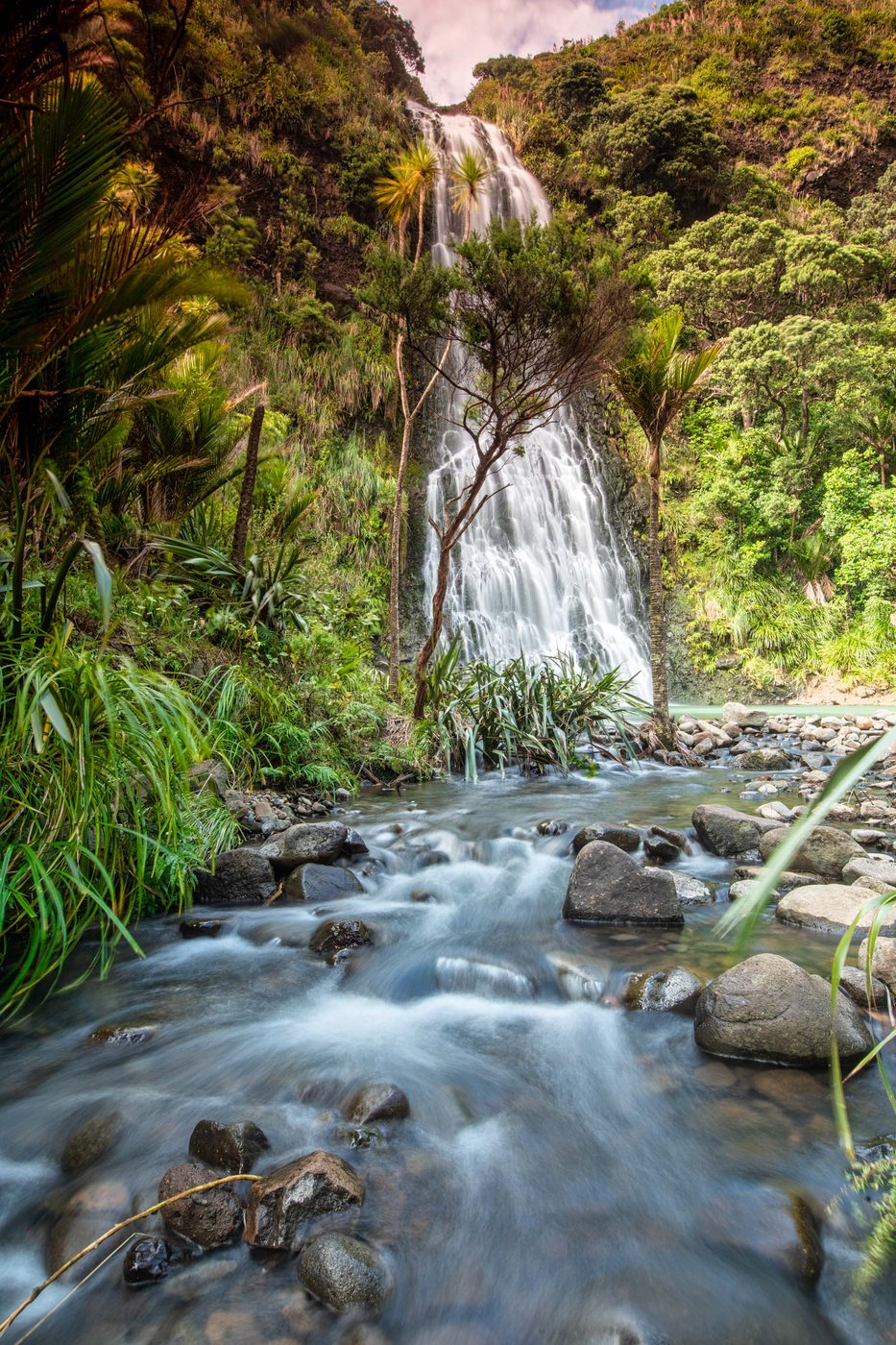 Top Photo Spots at Karekare Waterfall in 2024
