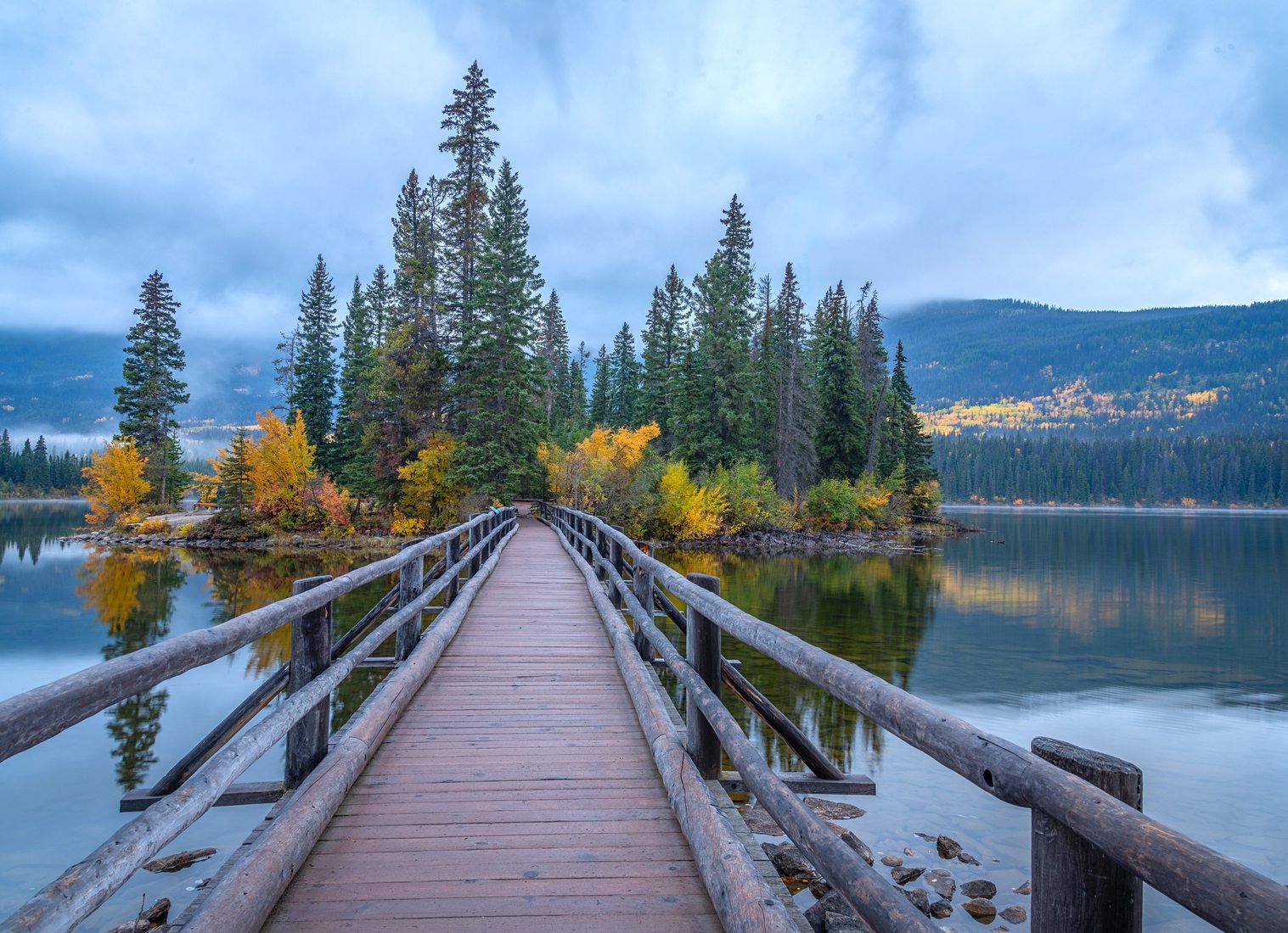 Pyramid Island, Canada